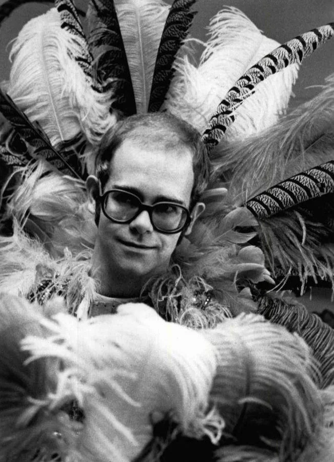 Elton John Hair Transplant: Why It Failed? | Longevita