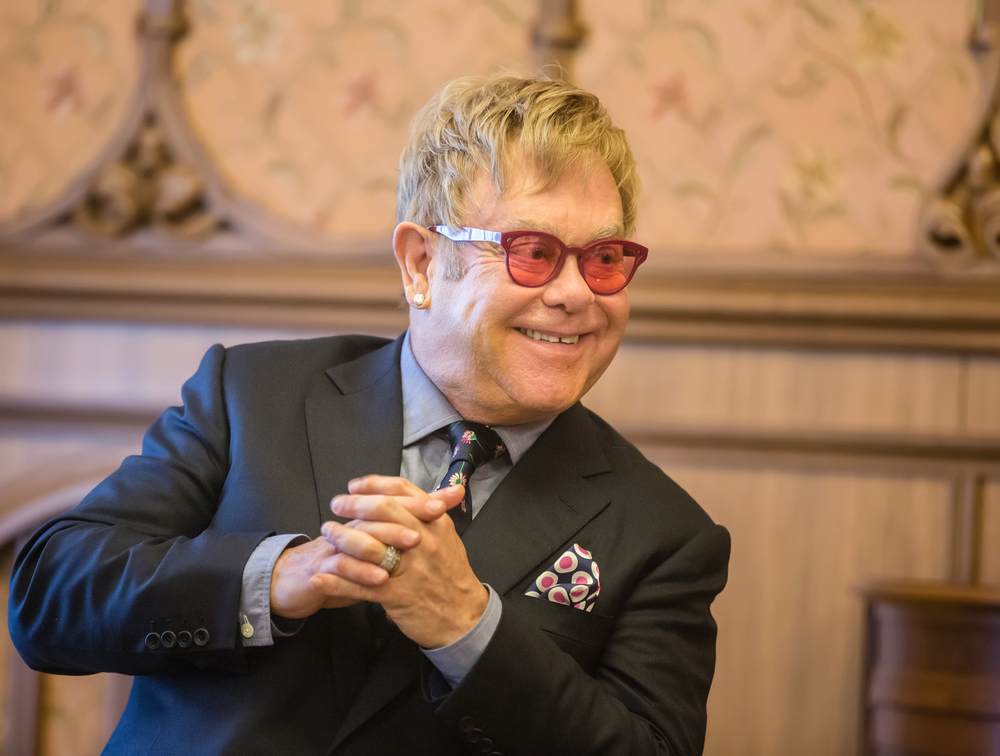 Elton John Hair Transplant Disaster: What Happened? | Longevita